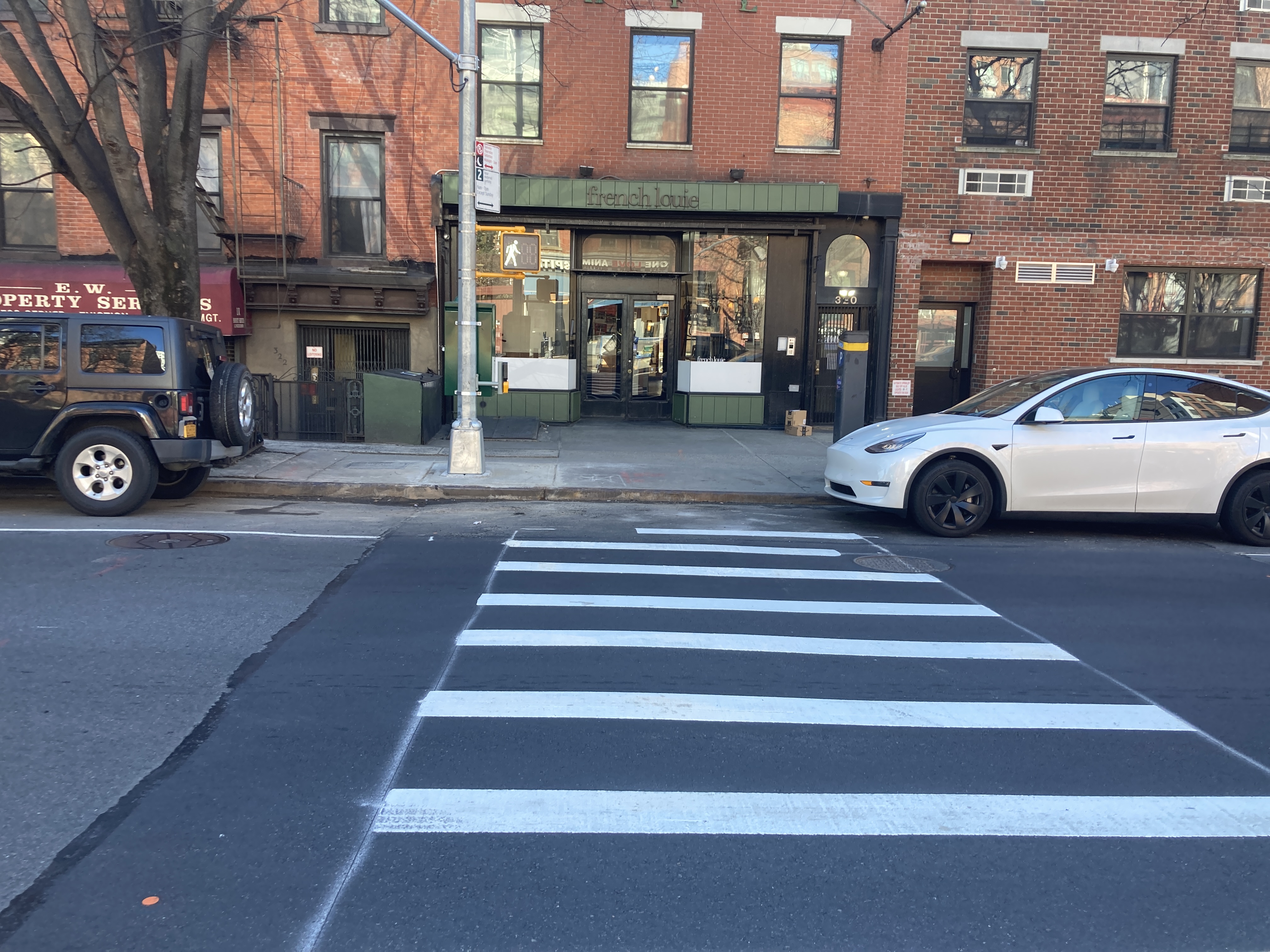 Eyes on the Street: DOT Rolls Out Three New Mid-Block Crossings on ...